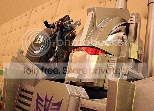 7-foot G1 Bruticus statue for sale | TFW2005 - The 2005 Boards